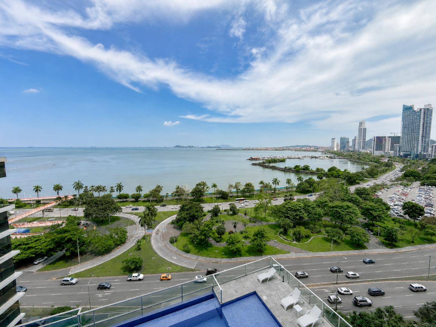 Waters on the Bay - Vista al Mar en Avenida Balboa - Grupo Garzón Realty